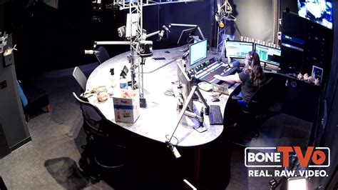 Were Live On Whpt 102 5 The Bone This Is A Show Streaming By 102 5 The Bone And Shes