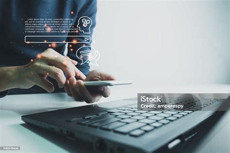 Ai 기술 인공 지능 Ai와 챗봇 채팅 및 대화 명령 프롬프트로 검색 및 데이터 찾기에 사용 로봇 학습 기계 사진 또는 기사 자동 생성 또는 생성 만족한에 대한 스톡 사진