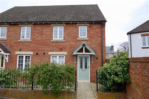 Alicia Close Andrew Walker Residential Lettings