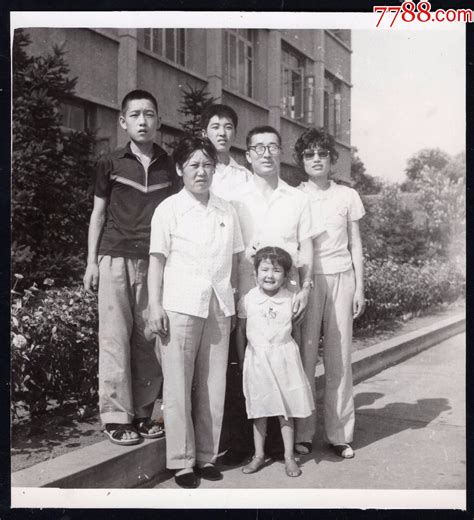 70年代老照片1张 尺寸约9 7 10 6厘米 老照片 阿杰书店7788收藏 收藏热线