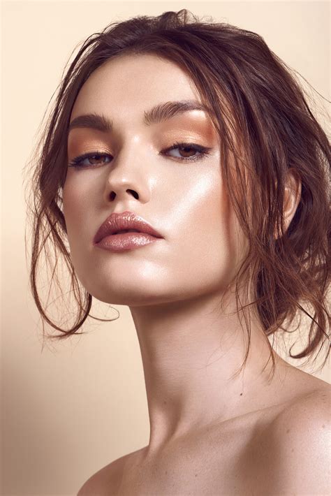 Beauty 精致女性人像肌肤摄影图