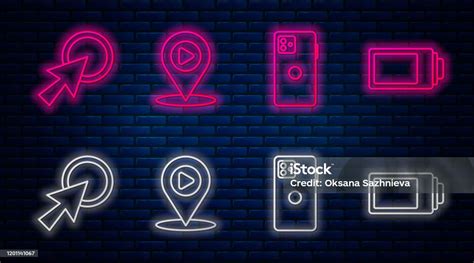 위치 스마트 폰 휴대 전화 화살표 커서 및 배터리 충전 수준 표시기와 라인 디지털 미디어 플레이를 설정합니다 벽돌 벽에 빛나는 네온 아이콘입니다 벡터 0명에 대한 스톡 벡터