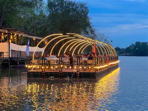 มุมถ่ายรูปสวย อาหารรสเด็ด ร้านอาหารเอกเขนก แปดริ้ว Facebook