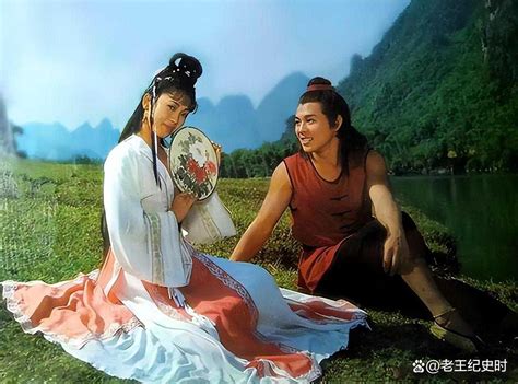 同样是李连杰的基因黄秋燕的女儿平平无奇利智的女儿却被狂捧