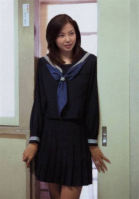 麻木久仁子の高画質な水着画像！すっぴんやコスプレに若い頃の写真も！ Luupy ルーピー ファッション 女子高生ファッション