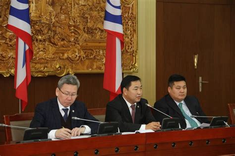 АН Ерөнхийлөгчийн сонгуулийн хуулийг хэлэлцэхдээ УИХ д суудалгүй намуудтай зөвшилцөх хэрэгтэй