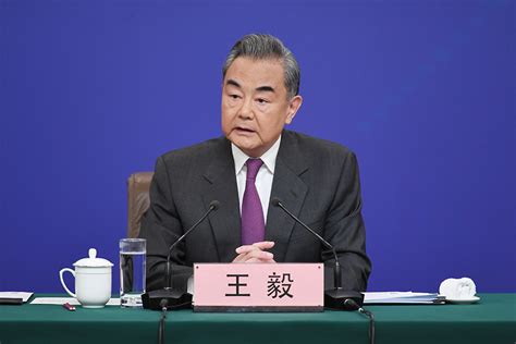 王毅回答记者提问 中国人大新闻 2024年全国两会 人民网