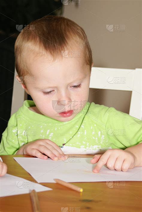 儿童 垂直画幅 学龄前 智慧 男婴 男性 知识 彩色图片 人的脸部 人的头部