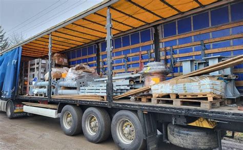 Нідерланди направили в Україну близько 300 тонн електрообладнання для відновлення енергетичної