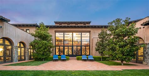 Benedict Estate Luxury Villa For Rent La 2025