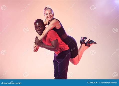 Citas Interraciales Negro Hombre Mujer Blanca Pedir Cita Medico De Cabecera Seguridad Social