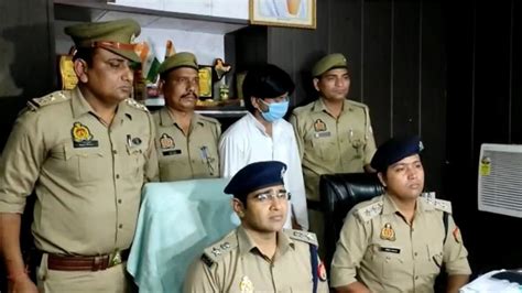 Ghaziabad Cops Bust Conversion Racket One Arrested