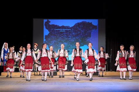 Грандиозен концерт спектакъл „Пъстра България” представи Ансамбъл „Развитие” Народно читалище