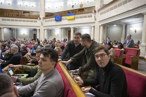 Верховна Рада ухвалила законопроект про демобілізацію строковиків