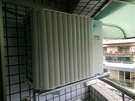 曾駿榆 在沒有裝潢的情況下 如何讓老舊公寓二十年的冷氣更新 利用新的管槽包覆技術 來將戶外西曬的冷氣管線美化