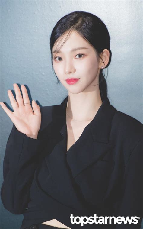 [hd포토] 에스파 Aespa 카리나 ‘카리나는 신이에요…‘여신 입생로랑 뷰티 포토콜 최규석 기자 톱스타뉴스