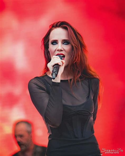 Simone Simons Chica De Metal Simone Simons Simone Simons Epica
