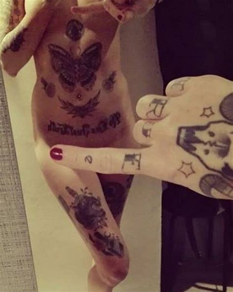 Desafio Do Dedo Viraliza Novo Estilo De Nude Nas Redes