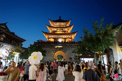 云南大理暑期旅游持续爆火 单月游客接待量超240万中国网