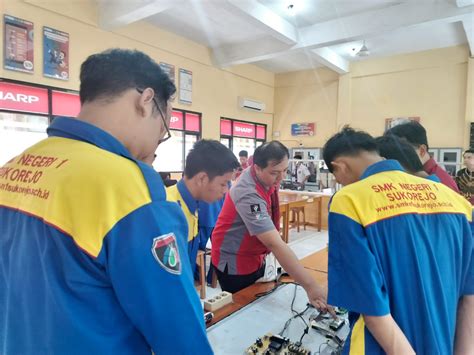 Sharp Indonesia Dukung Upaya Pemerintah Tingkatkan Lulusan Smk Yang