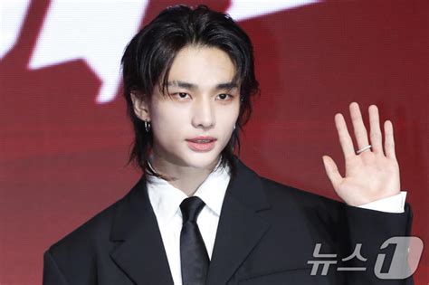 스트레이키즈 현진 생일 맞아 소아청소년 환자 위해 1억 기부