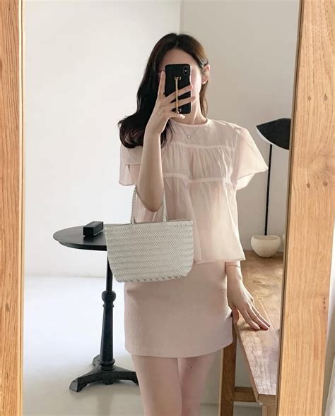 르티에 작년 하반기부터 옐로우 컬러에 빠졌는데 Ss시즌 되니 더 더 좋아요💛 상큼한 크림 옐로우 톤온톤 코디🤭 슈즈까지