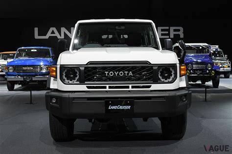 まもなく発売！ トヨタ新型「ランドクルーザー70」は角張ったルックスが印象的 “原点回帰”から導かれた「丸いヘッドライト」と「張り出したフェンダー」 Vague ヴァーグ