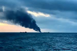 کشتی هدف گرفته شده در سواحل یمن در حال غرق شدن است