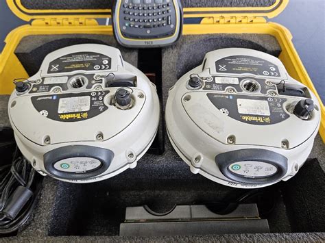 Trimble R8 Model 3 Gps Gnss Galileo Rtk Uhf Base And Rover Kit W Tsc3