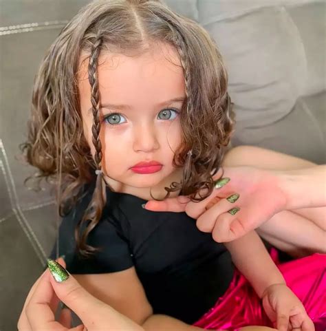 Top Mini Star Models The Incredibly Charismatic 🩷 Young Model Named