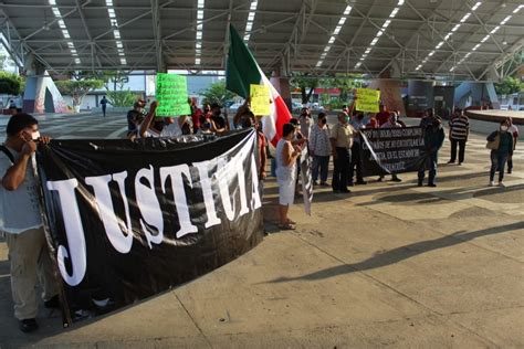 El Heraldo De Tuxpan Ex Policías Se Manifiestan Cinco Años Sin Justicia