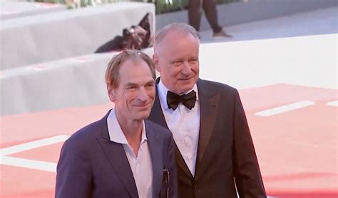 ยืนยันพบศพแล้ว จูเลียน แซนด์ส ดาราดังวัย 65 ปี หายตัวระหว่างปีนเขา 5 เดือนก่อน