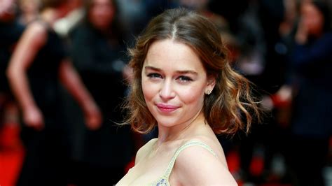 Game Of Thrones Fans Are Annoying Emilia Clarke For This Strange Reason