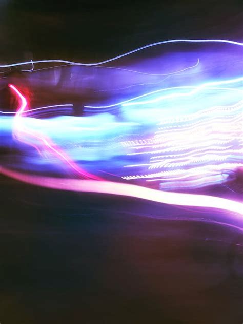 관념적인 네온 불빛 불이 켜진 수직 쐈어 흐릿한에 관한 무료 스톡 사진