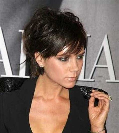 Femme Nue Avec Une Coupe De Cheveux Courte Photos De Filles Porno