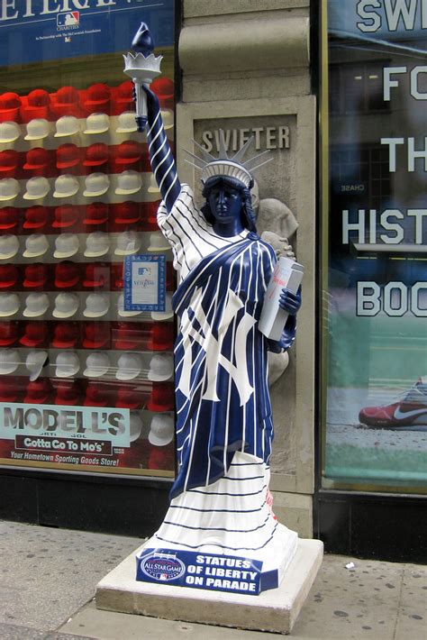 Nyc Statues On Parade New York Yankees To Celebrate The… Flickr