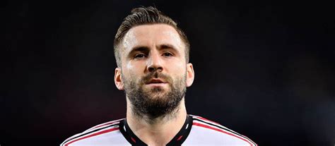 Luke Shaw Admits Feeling Strange About Being Club Teammates With Mason Mount Man United News