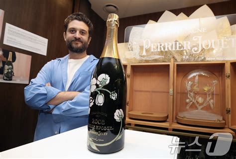국내 단 1병 페리에 주에 한정판 샴페인의 주인공은 뉴스1