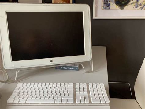 Apple cinema display 20”