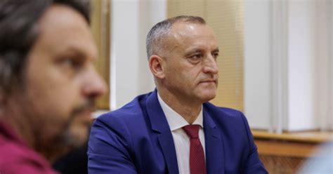 „Болницата во Кичево се гради 40 години и уште не е готова но идната недела ќе најдеме решение