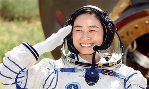 中國首位女太空人返回地球後就杳無音訊，原來她還有更偉大的事業 每日頭條