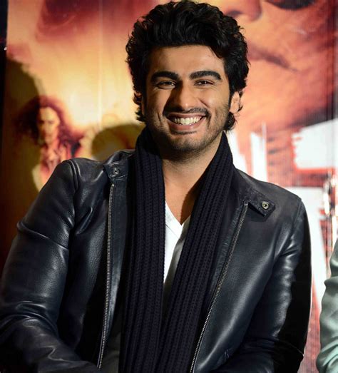 Download Arjun Kapoor In Black Outfit Wallpaper