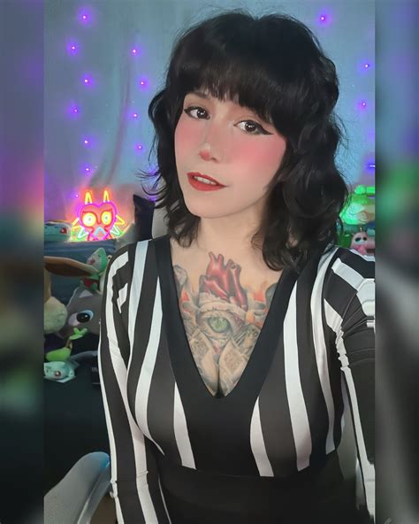 💚 Emi Moonspell🌙💚 Emimoonspell • Instagram Photos And Videos