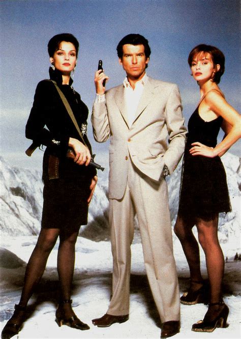 Famke Janssen Pierce Brosnan And Isabella Scoruppo In Goldeneye 1995