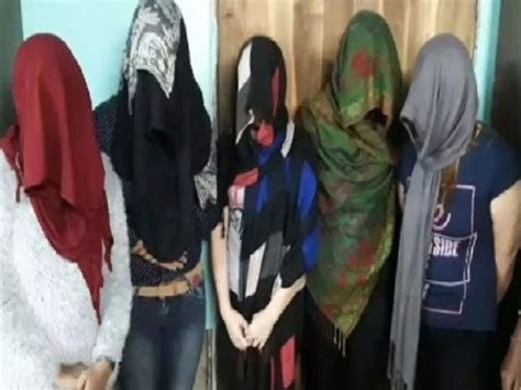 Sex Racket Caught Near Bhu In Varanasi Many Including Five Girls From Other Districts Arrested