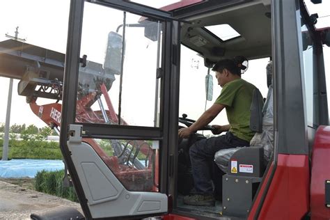 Compact Articulating Loader China Compact Articulating Loader