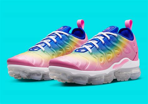 Nike Vapormax Plus "Cotton Candy" FJ4550-606 | SneakerNews.com