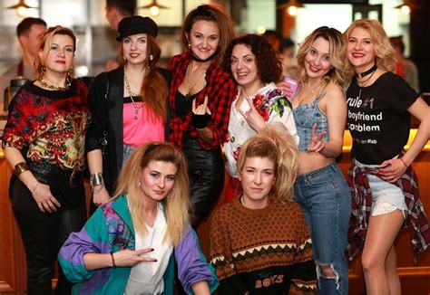 Стиль 90 років одяг та зачіски 65 Фото Ідей