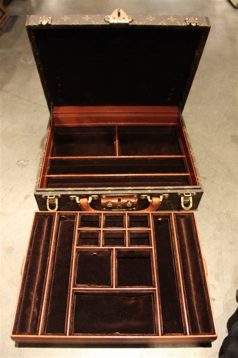 Louis Vuitton Jewelry Box Clearing