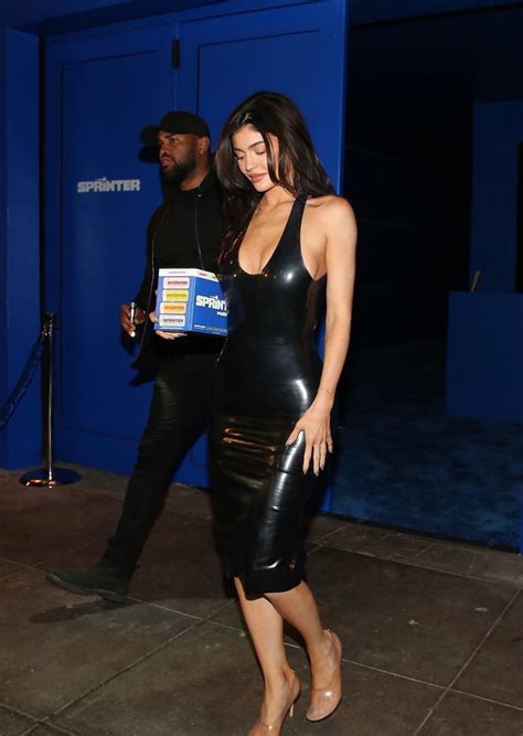 Kylie Jenner Sexy Dress Cleavage Sprinter Soda Launch Hot Celebs Home